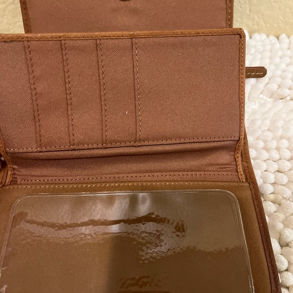 Fossil | Bags | Vintage Fossil Leather Wallet And Removable Checkbook ...